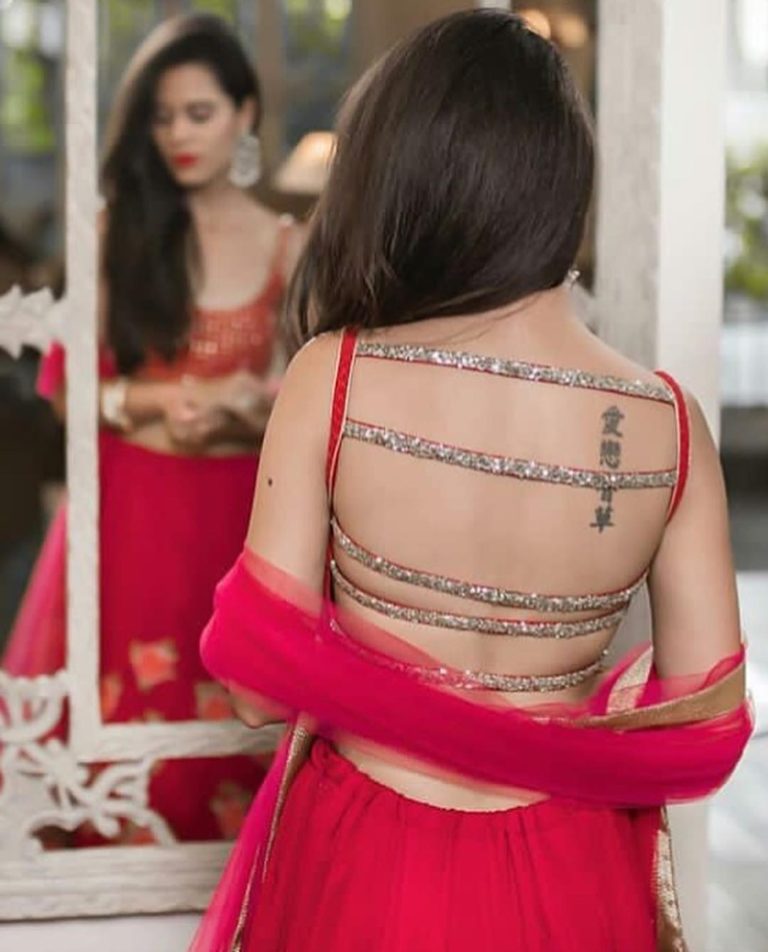 Sexy Backless Blouses Designs For Brides & Bridesmaid (Must Check It)