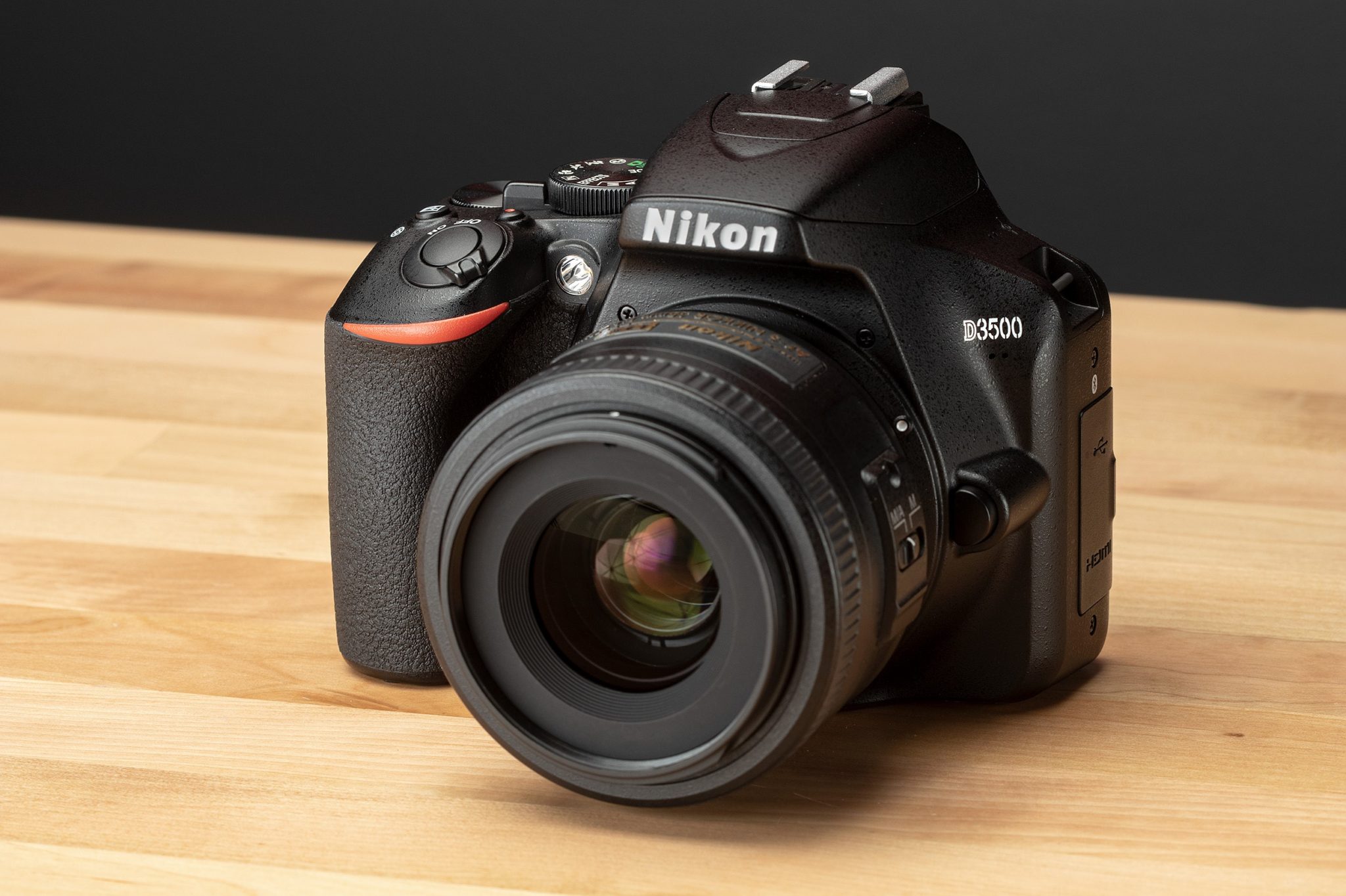 5 Best DSLR Camera For Beginners: Reviews, Features & Pricing